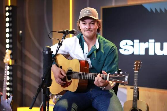 Zach Top Nails National Anthem Before NFL Game - NewsBreak