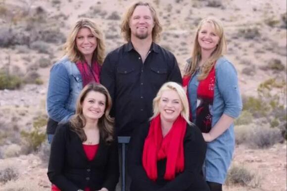 Sister Wives’ Kody and Robyn Brown list Arizona home for $1.7m as their ...