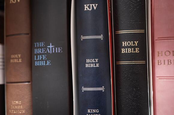 Oklahoma court tosses lawsuit over Bibles in the classroom after state ...