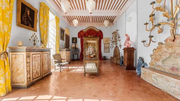 Stunning medieval castle with 100 rooms — and nearly 1,000 years of ...