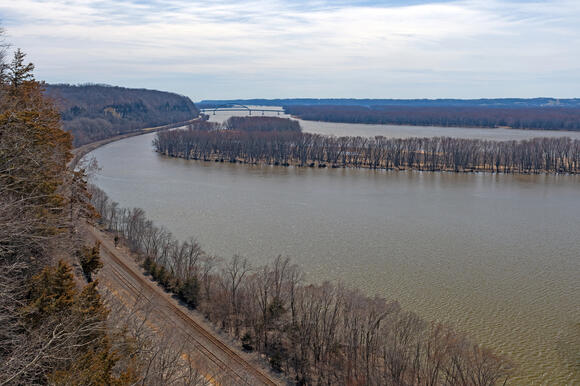 US Scenic Drives That Follow Rivers - NewsBreak