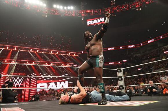 Breakout WWE star reveals Elon Musk and Joe Rogan's massive influence ...