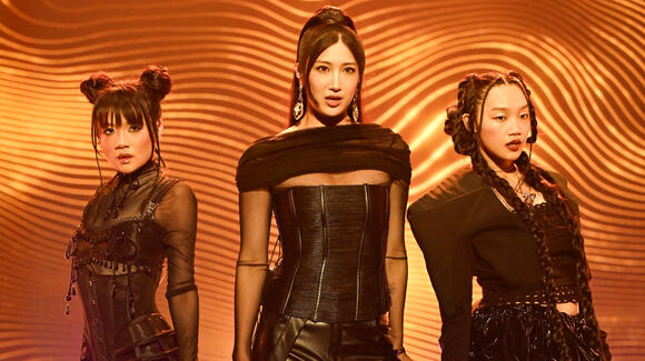 Jimmy Fallon 'Holiday Seasoning' Deluxe Signed Vinyl: How to Buy ...