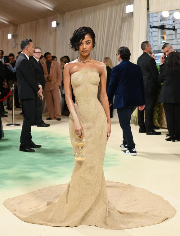 Tyla Literally Wore Sand To The 2024 Met Gala, And It's Incredible ...