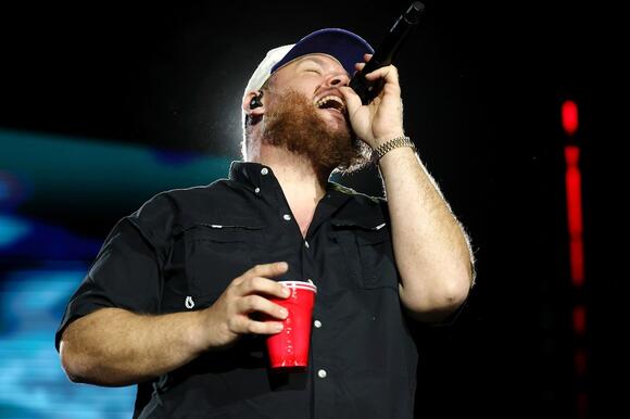 Luke Combs Sends Clear Message to Fans and Critics About New Album ...