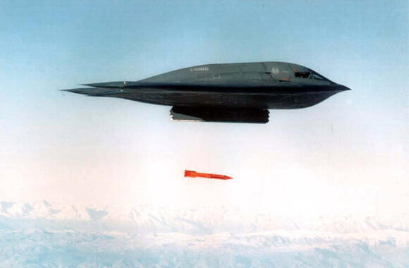 Google Maps managed to capture an image of a B-2 stealth bomber mid ...
