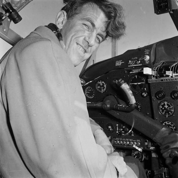 The Inspiring Story Of Edmund Hillary, The First Mountaineer To Summit ...