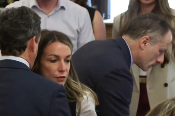 Karen Read rolls eyes, snaps at defense team as she stands trial in ...