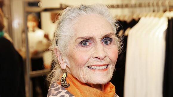 World’s Oldest Working Model Dies at 97 - NewsBreak