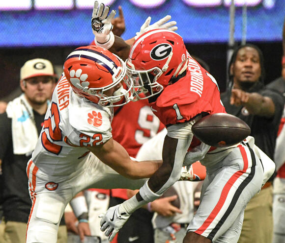 Kirby Smart explains what is holding five-star freshman Ellis Robinson ...