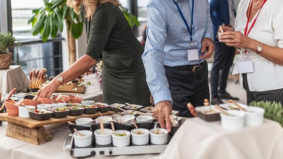 Experts Warn After Camera Shows Non‑Guests at Hotel Breakfast Buffets ...