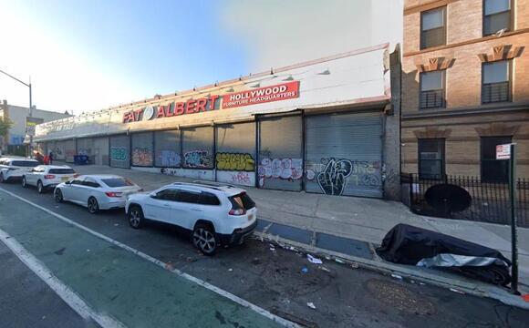 Woman doused with bleach, bludgeoned by four in NYC furniture store mugging