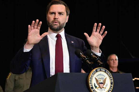 Vance's Visit: Was This A Subtle Jab At Minnesota's Governor? - NewsBreak