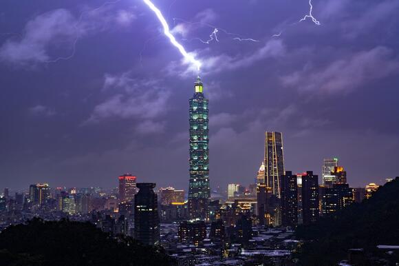 Lightning Doesn’t Strike the Same Place Twice? It Definitely Does ...
