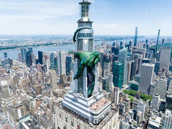 PHOTOS: Yes, there's a 270-foot dragon on top of the Empire State ...