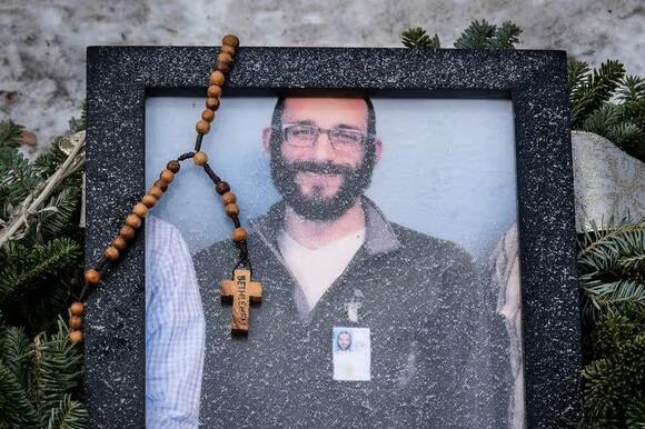 Billie Eilish fans debate if singer should have blasted celebrities ...