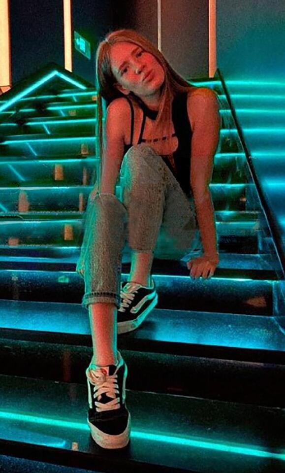 Watch horror moment giant fish BITES mermaid’s head leaving crowd ...