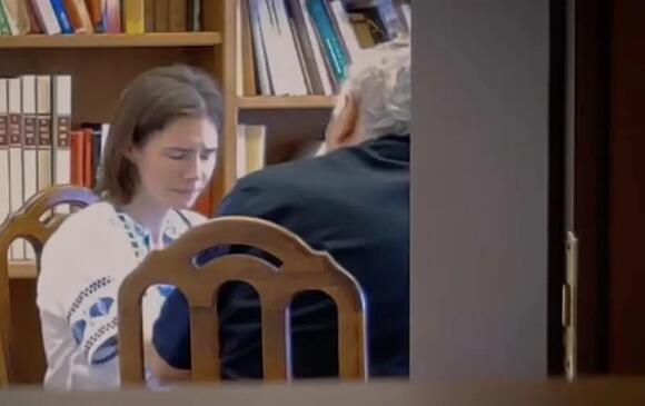 Amanda Knox Finally Confronts Man Who Put Her Behind Bars - NewsBreak