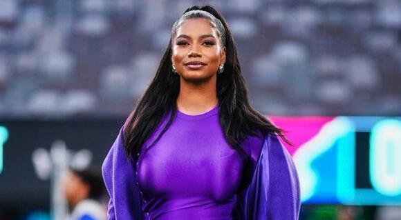 Taylor Rooks Gives Us An Eye-Popping View Of Her Spicy Workout That ...