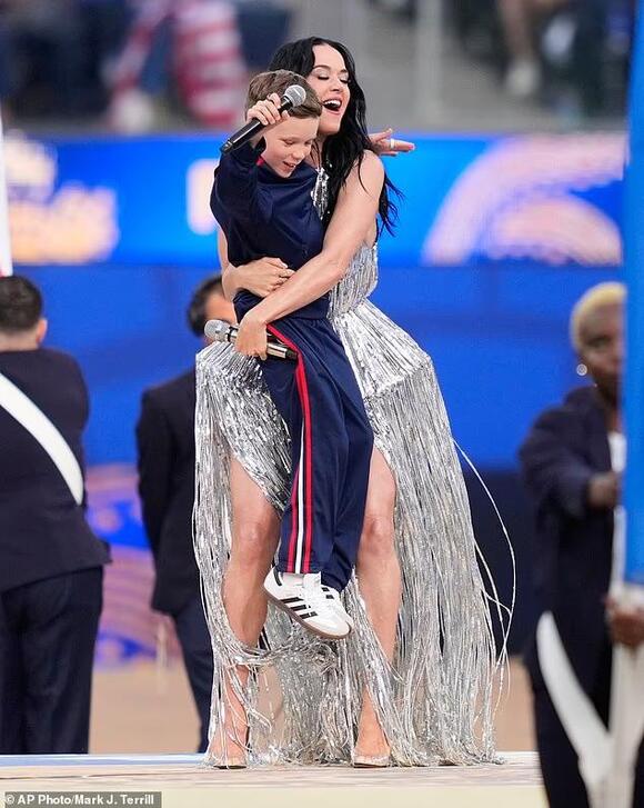 Tom Cruise and Beckhams star at 1st US World Cup game as millions ...