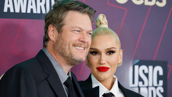 Blake Shelton’s On-Stage Dig at His Manager Has People Wondering What’s ...