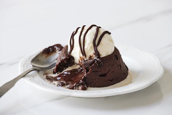 15 Cruise Ship Desserts That Are Worth Every Calorie - NewsBreak