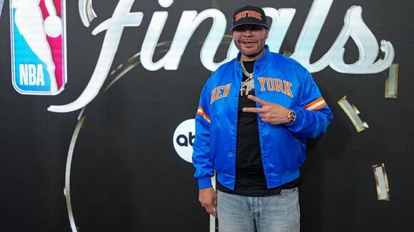 Video Appears to Show Spurs Fan Assaulted, Left Bloodied After Knicks ...