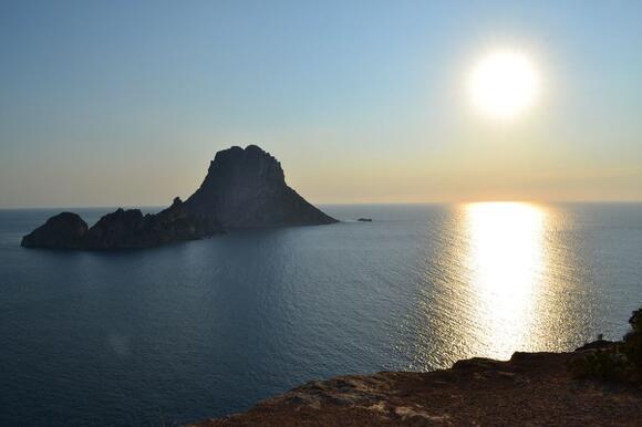 15 Secret Beaches in Spain’s Balearic Islands - NewsBreak