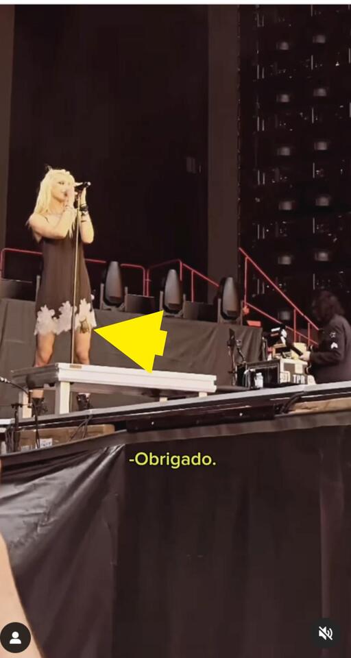 Taylor Momsen Shared Footage Of Her Being Bitten By A Bat Onstage During A Pretty Reckless