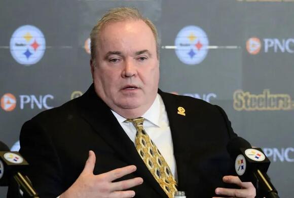 Mike McCarthy Officially At Risk of Losing 22 Players After Clear ...