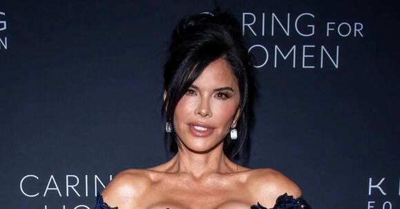 Did Lauren Sánchez Get Plastic Surgery? See Before and After Photos of ...