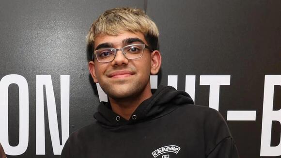 Fans React to Neon Calling Blueface ‘Daddy’ on Stream - NewsBreak