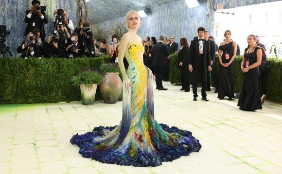 Emma Chamberlain Just Wore A Hand-Painted Dress To The Met Gala, And I ...