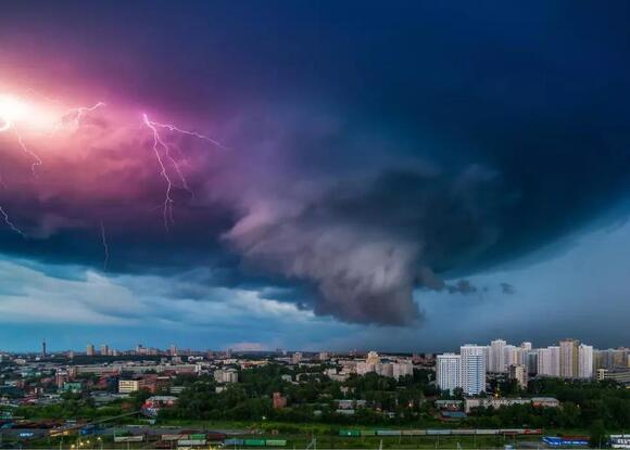 Understanding Lightning Safety: Why The Crouch Position Fails - NewsBreak