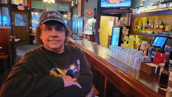 Roaming St. Louis: Riley's Pub celebrates Irish culture, music year ...