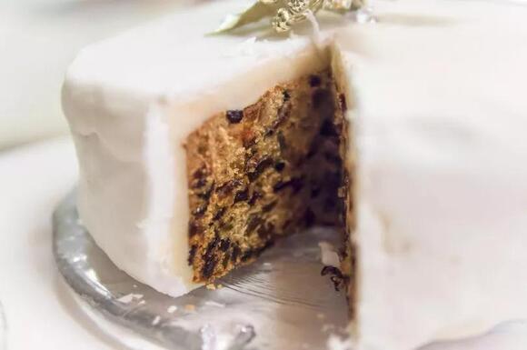 Three women die after eating poisoned Christmas cake with expired ...