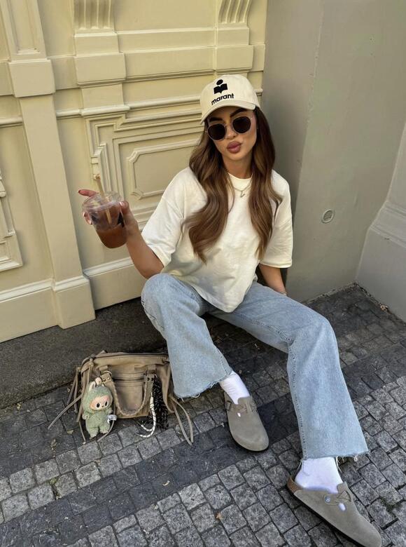 10 Stylish Ways Fashion Girls Are Wearing Socks In 2026 - NewsBreak