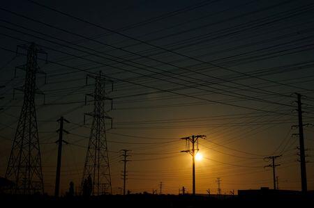 White House seeks emergency power auction for largest US electric grid ...