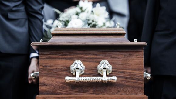 Texas Mom Charged After Tests Reveal 2 Daughters Who Died in Backyard ...