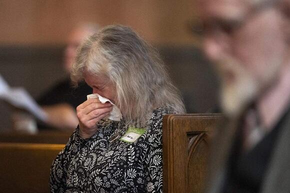 Sacramento's Pioneer congregation holds grief, hope as it sells 177 ...