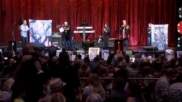 News 9's Robin Marsh's art brings in $110K for The Toby Keith ...