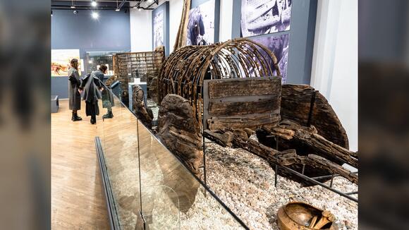 Lchashen wagon: A 3,500-year-old covered wagon that transported a ...