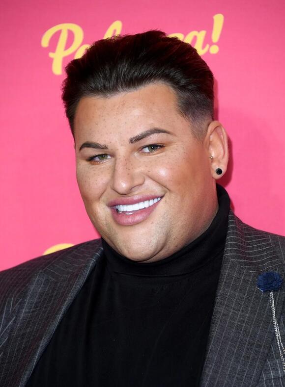 British TV Star David Potts Shows Himself After Weight Loss, Sparking ...