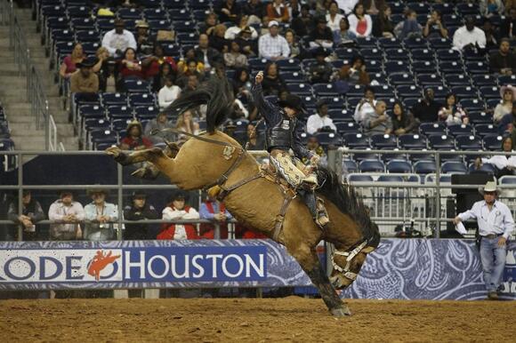 House fire claims life of Texas rodeo legend Roy Cooper - NewsBreak