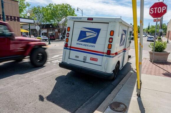 Will I get mail on Good Friday? Easter weekend hours for UPS, FedEx and ...