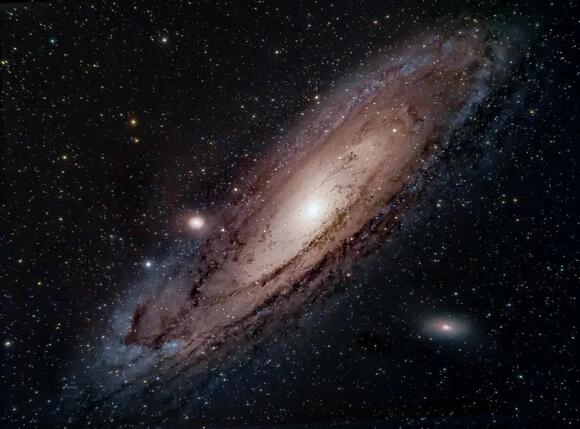 Scientists Witness Birth of a Colossal Elliptical Galaxy in Deep Space ...