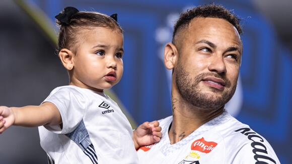 Neymar Comes to Daughter’s Rescue Amid Football Mishap in Viral Clip ...