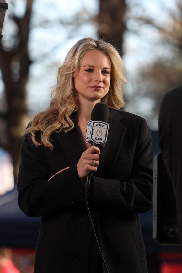 NFL announcer schedule & pairings for Week 18 of 2025-26 season - NewsBreak