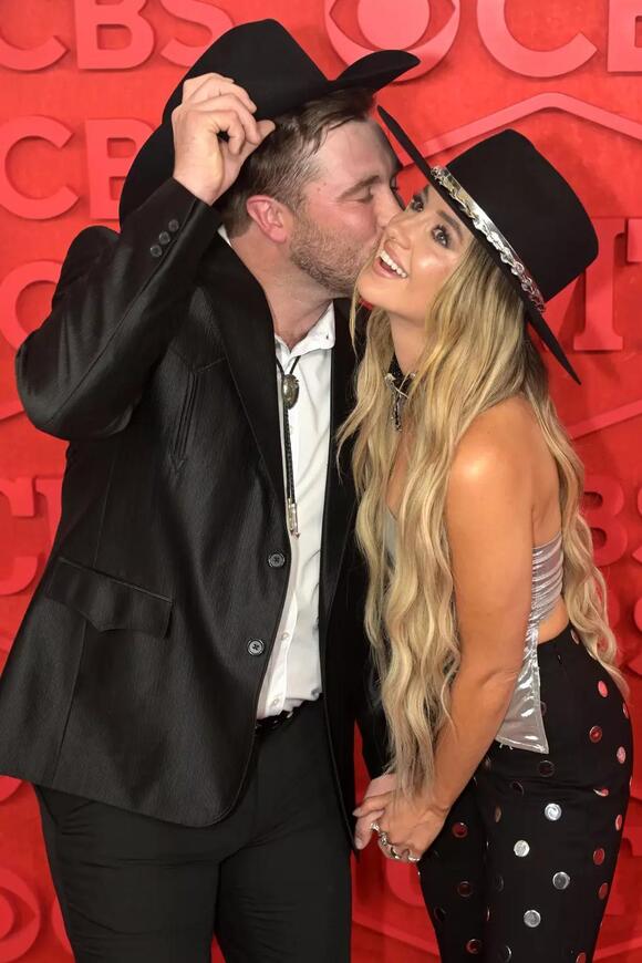 Lainey Wilson Reveals Where She + Duck Want to Raise Their Kids - NewsBreak