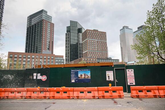 Concerns grow as builder ‘desperate’ for apartments at toxic site in ...